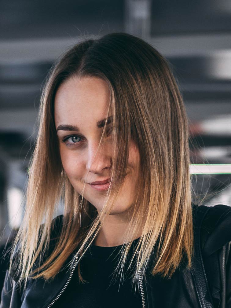 Ronda Red - Dolphio I Unique IT Solutions